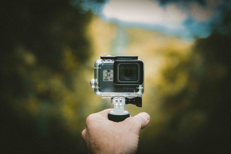 How To Vlog Like A Pro? Vlogging Tips For Beginners ( UPDATED )