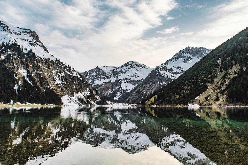 Amazing Phone Reflection Photography Ideas You Need To Know In 2022