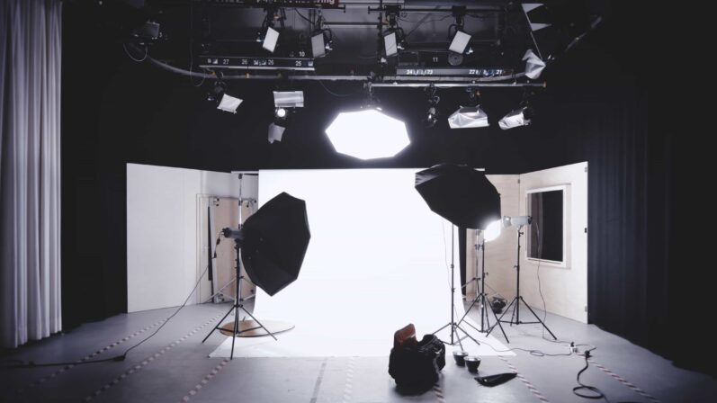 What Is Packshot Photography? 10 Key Tips to Master it With Examples